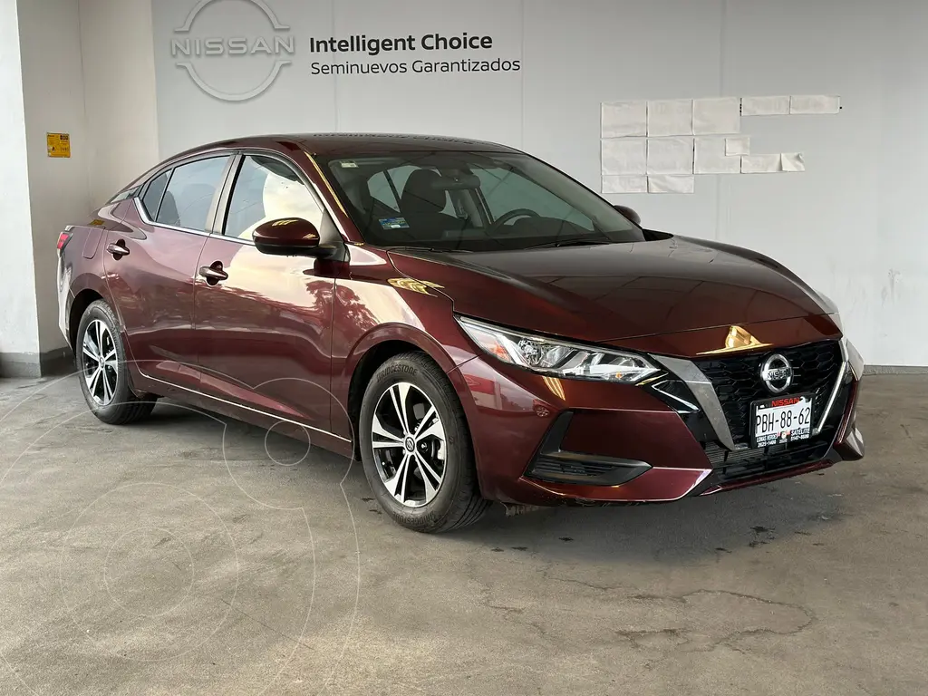 Nissan Sentra Sense usado (2022) color Rojo Cobrizo precio $329,800
