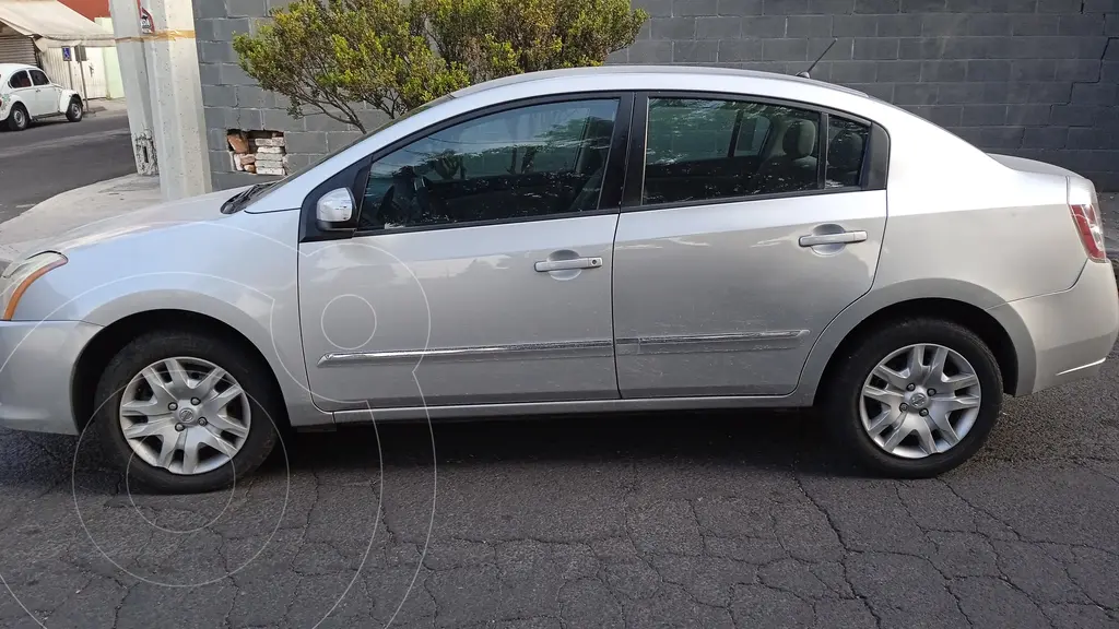 Nissan Sentra Custom usado (2012) color Plata precio $135,000
