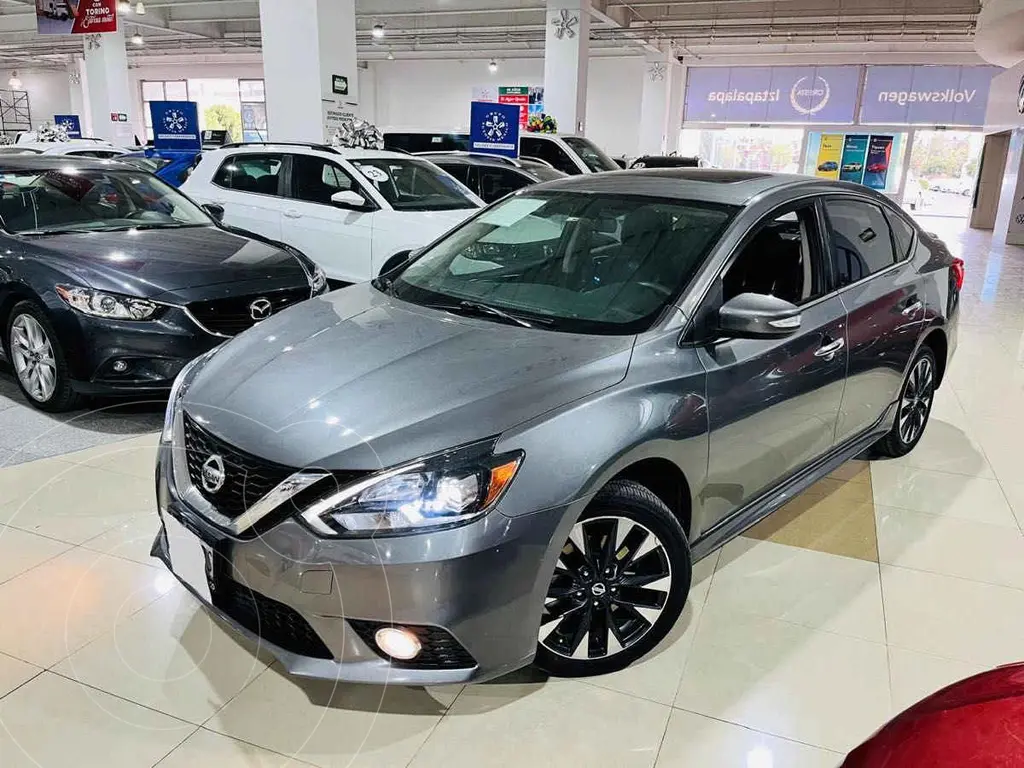 Nissan Sentra SR Turbo usado (2017) color Gris precio $295,000