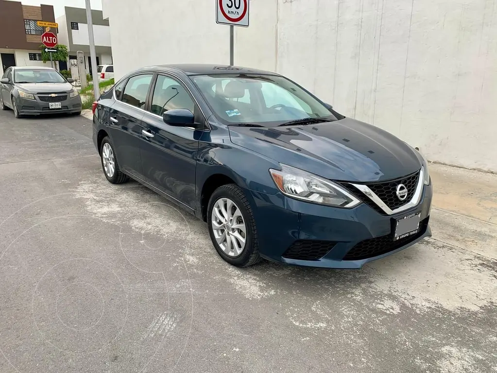 Nissan Sentra Sense usado (2017) color Azul precio $200,000