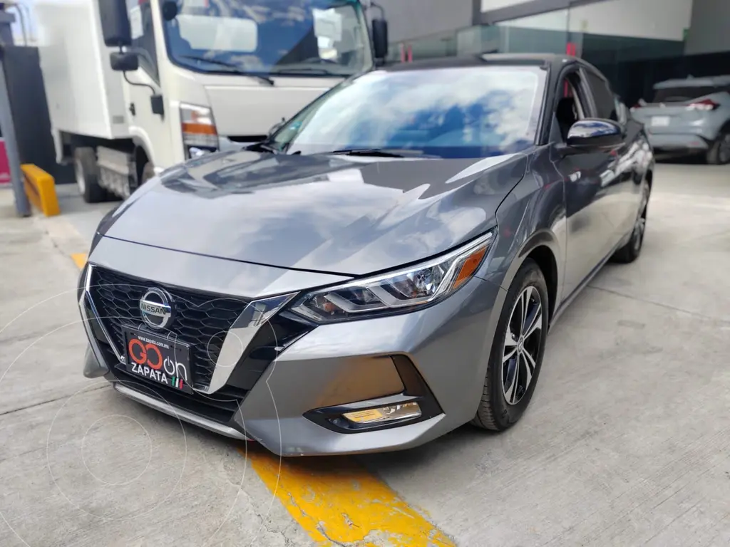 Nissan Sentra Advance usado (2022) color Gris precio $375,000