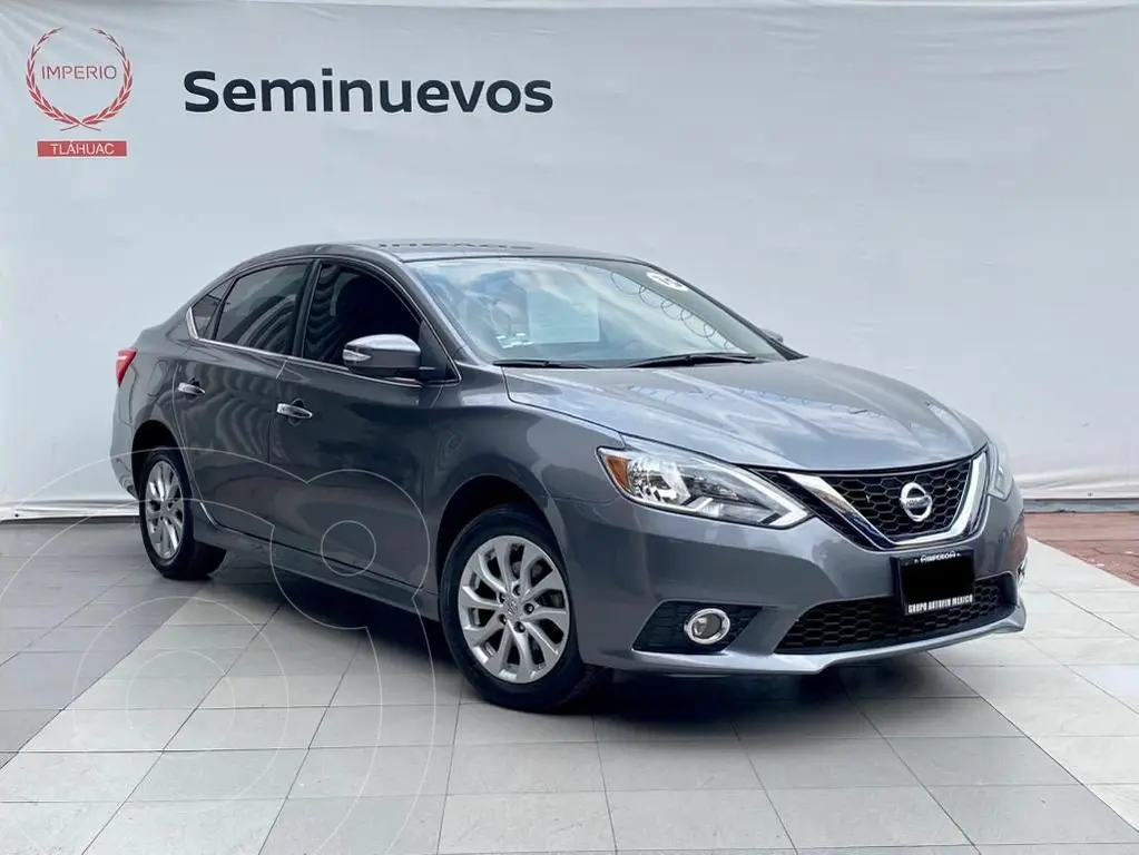 Nissan Sentra Advance usado (2019) color Gris precio $305,000