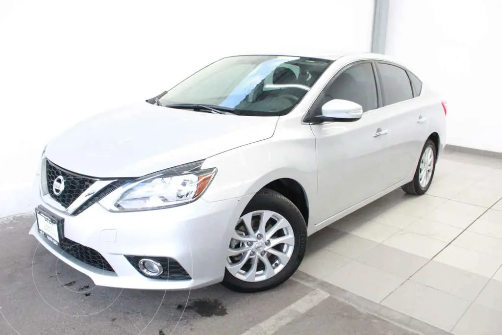 Nissan Sentra Advance usado (2017) color Plata precio $278,000