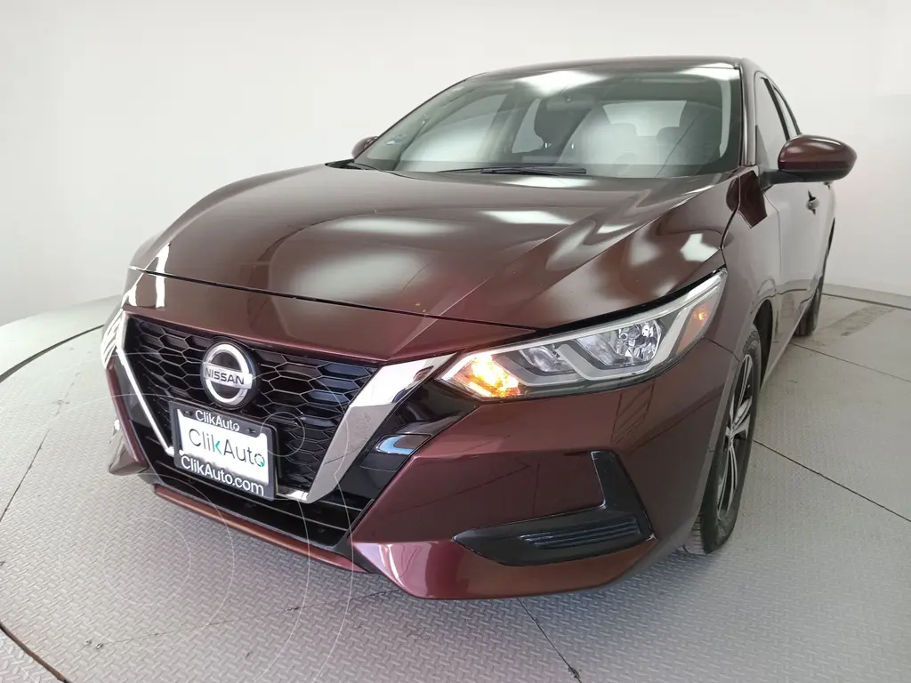 Nissan Sentra Sense usado (2022) color Rojo Merlot precio $315,000