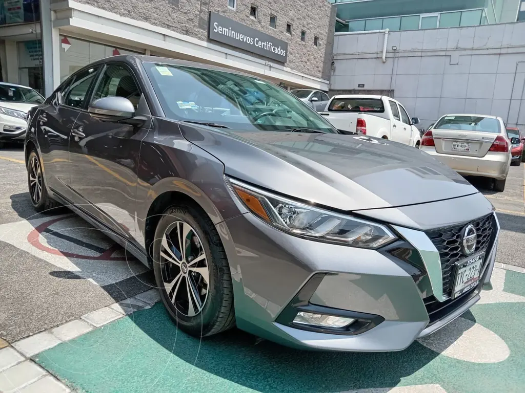 Nissan Sentra Advance usado (2021) color Gris precio $319,900