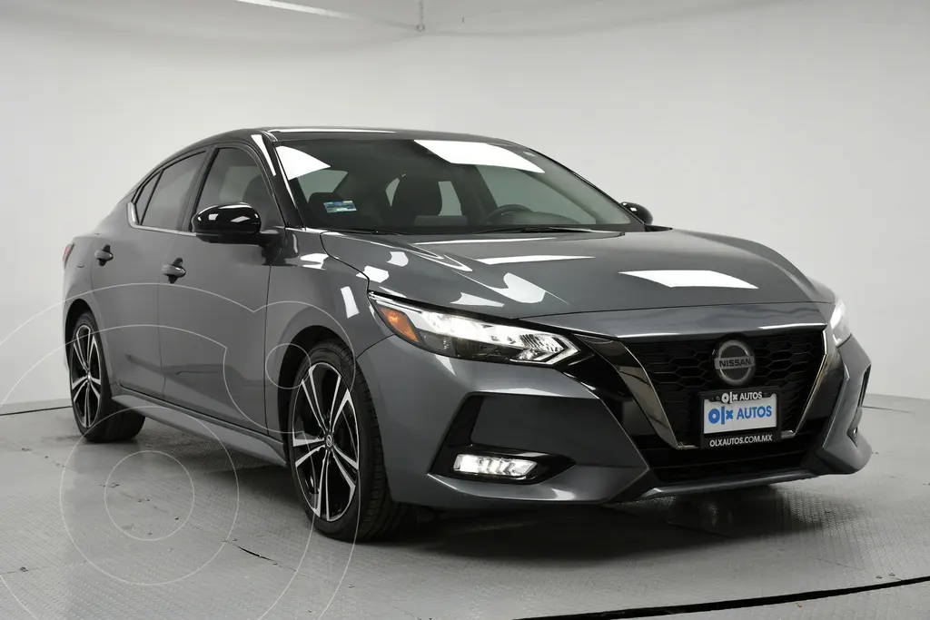 Nissan Sentra SR Bi-tono Aut usado (2020) color Gris Oscuro precio $408,000