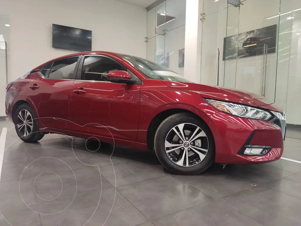 Nissan Sentra Advance usado (2023) color Rojo precio $398,900