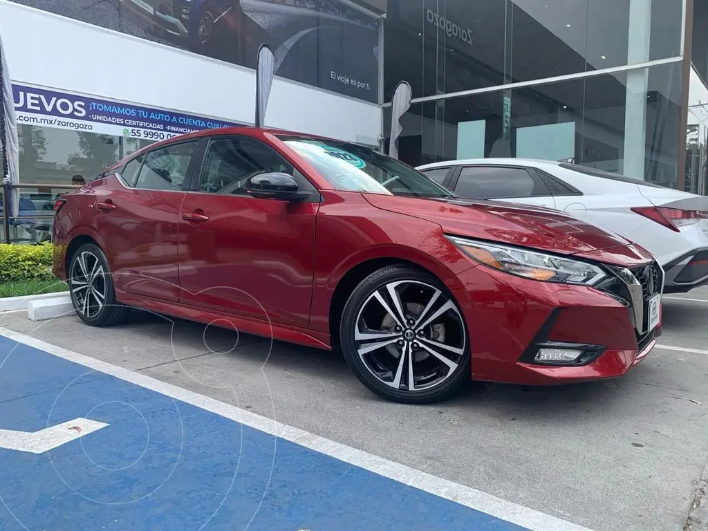 Nissan Sentra SR usado (2021) color Rojo precio $305,000