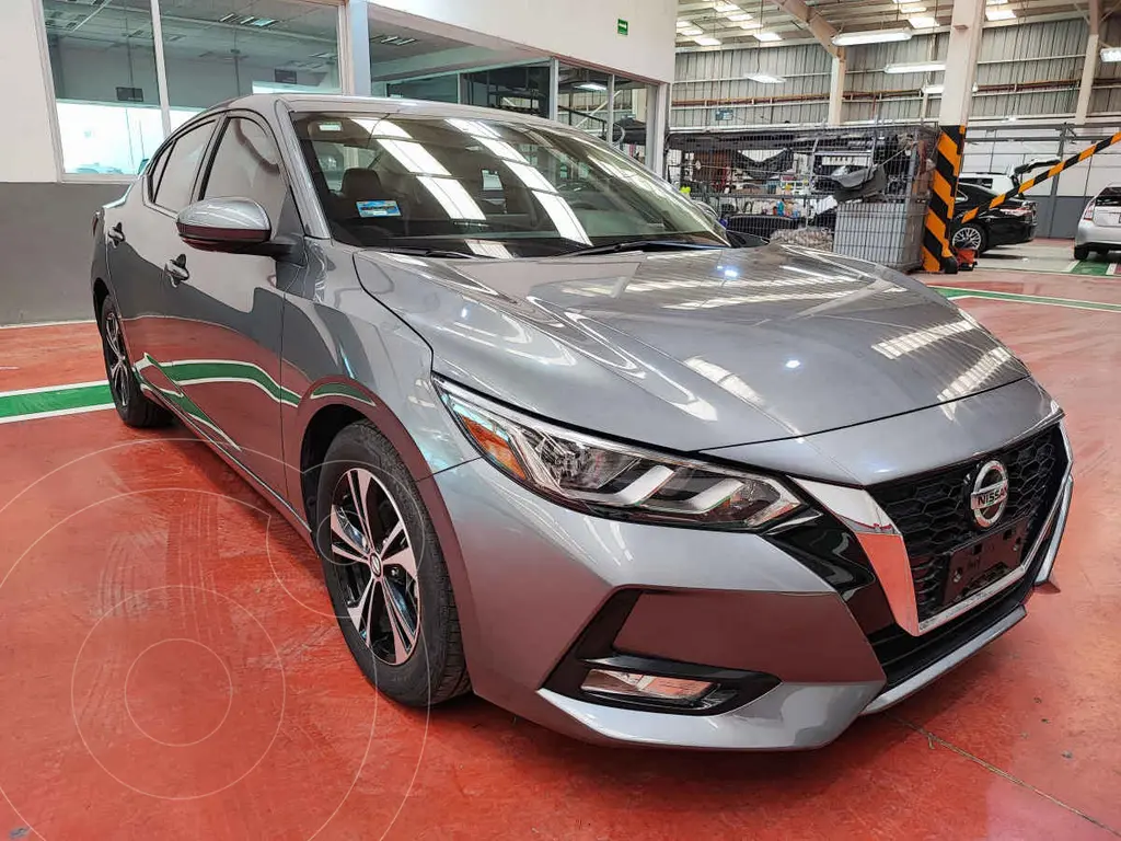 Nissan Sentra Advance usado (2020) color Gris precio $370,000