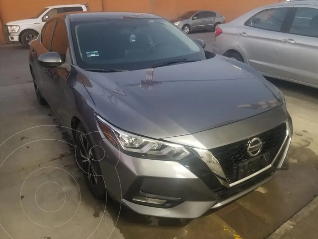 Nissan Sentra Advance usado (2021) color Gris precio $320,000