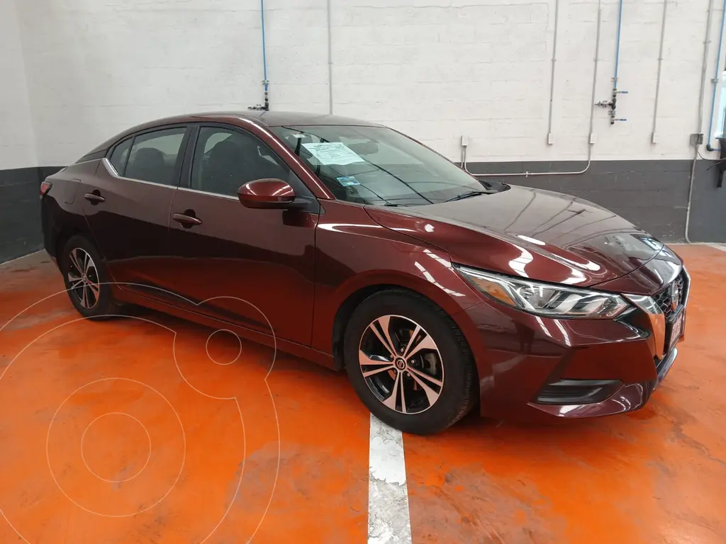 Nissan Sentra Sense Aut usado (2021) color Rojo precio $300,000