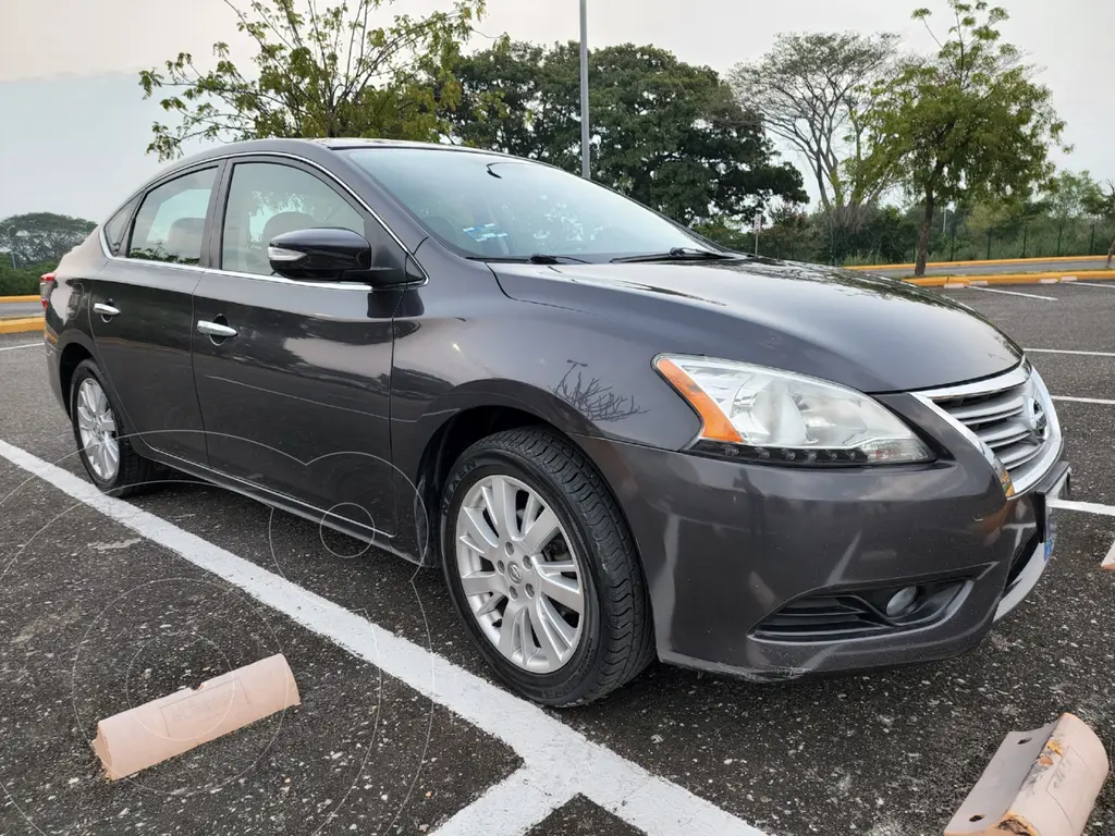 Nissan Sentra Exclusive NAVI Aut usado (2013) color Gris Oxford precio ...