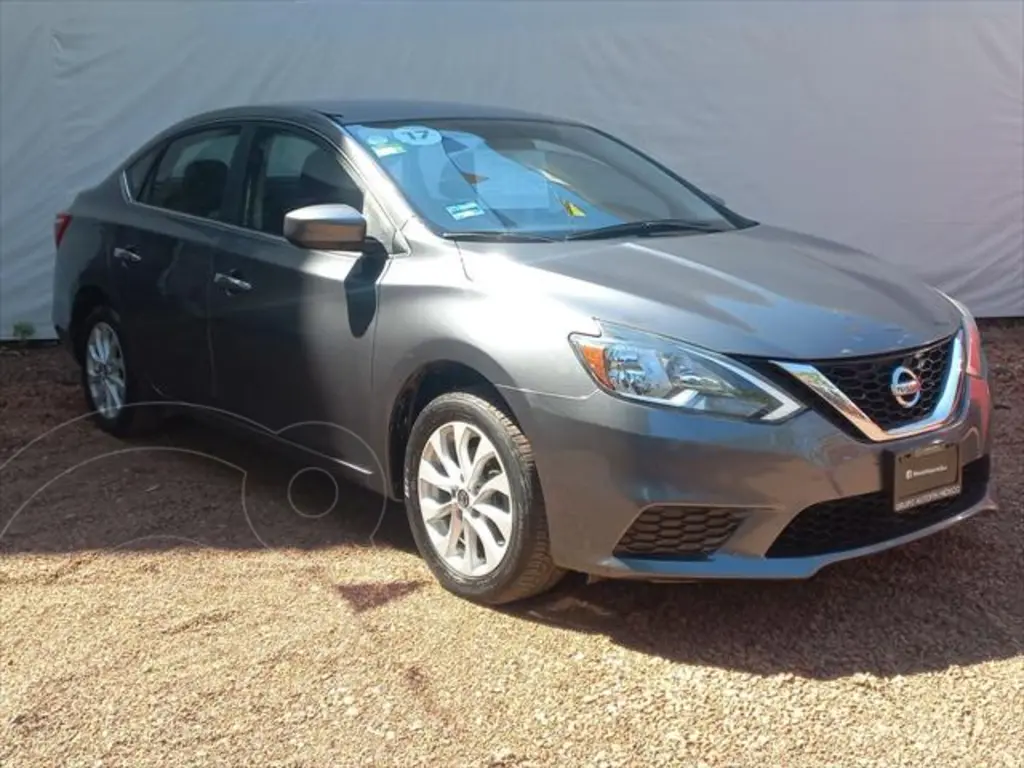 Nissan Sentra Sense Aut usado (2017) color Gris Oscuro precio $235,000