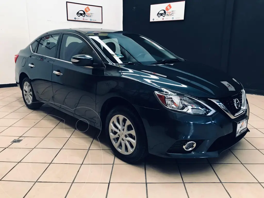 Nissan Sentra Advance usado (2017) color Azul Electrico precio $218,000