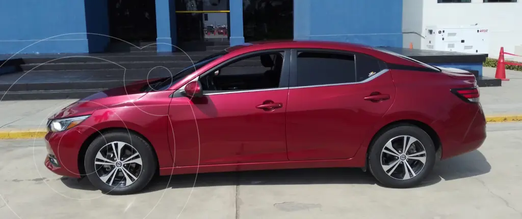 Nissan Sentra 2.0L Sense CVT usado (2022) color Rojo precio u$s15,000