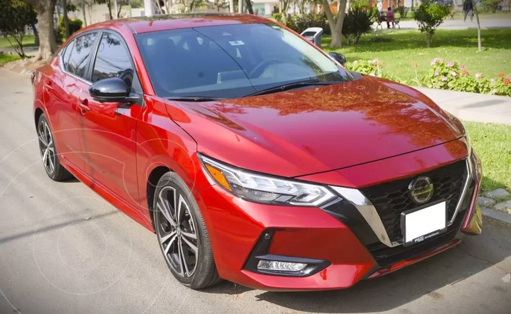Nissan Sentra 2.0L SR CVT usado (2021) color Rojo precio u$s19,000