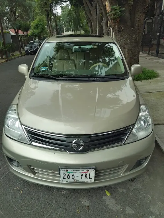 Nissan Tiida HB Premium Aut usado (2012) color Arena precio $137,000