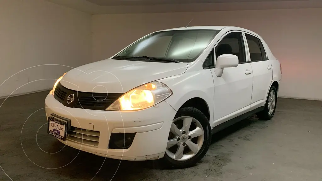 Nissan Tiida HB Emotion usado (2015) color Blanco precio $109,000
