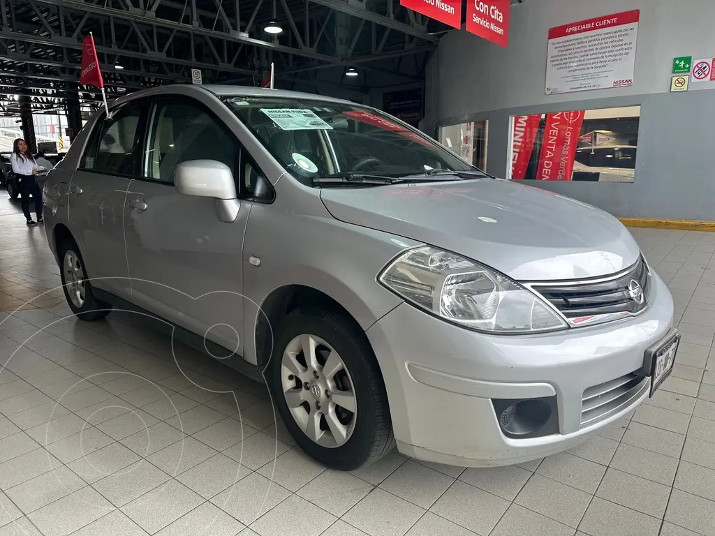 Nissan Tiida HB Emotion usado (2011) color plateado precio $119,800