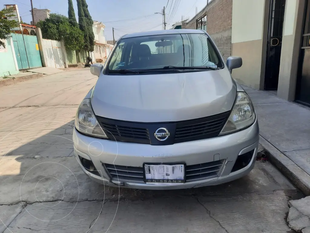 Nissan Tiida Sedan Custom usado (2012) color Plata precio $87,000