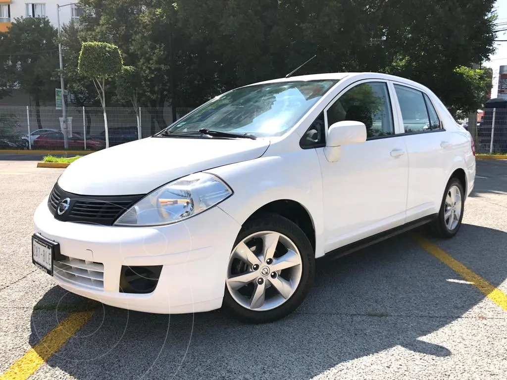 Nissan Tiida Sedan Advance Aut usado (2017) color Blanco precio $176,000