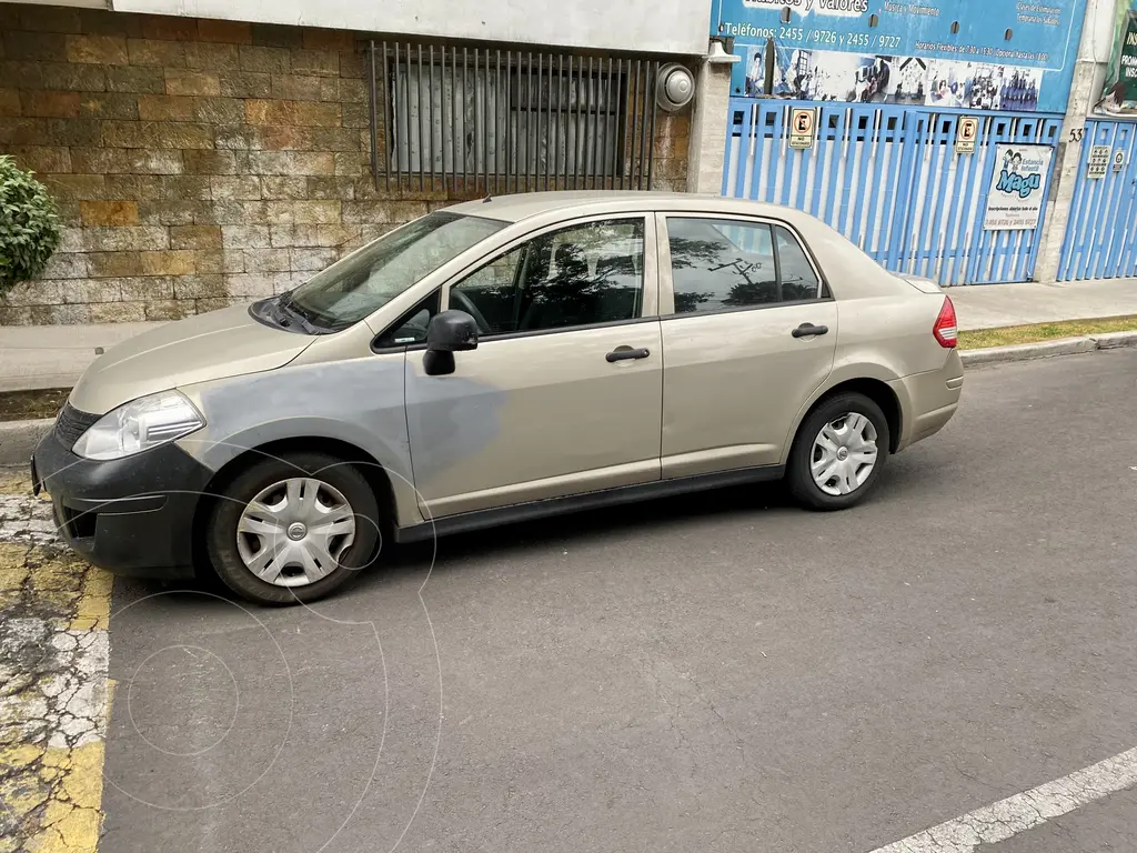 Nissan Tiida Sedan Drive usado (2013) color Arena precio $89,000