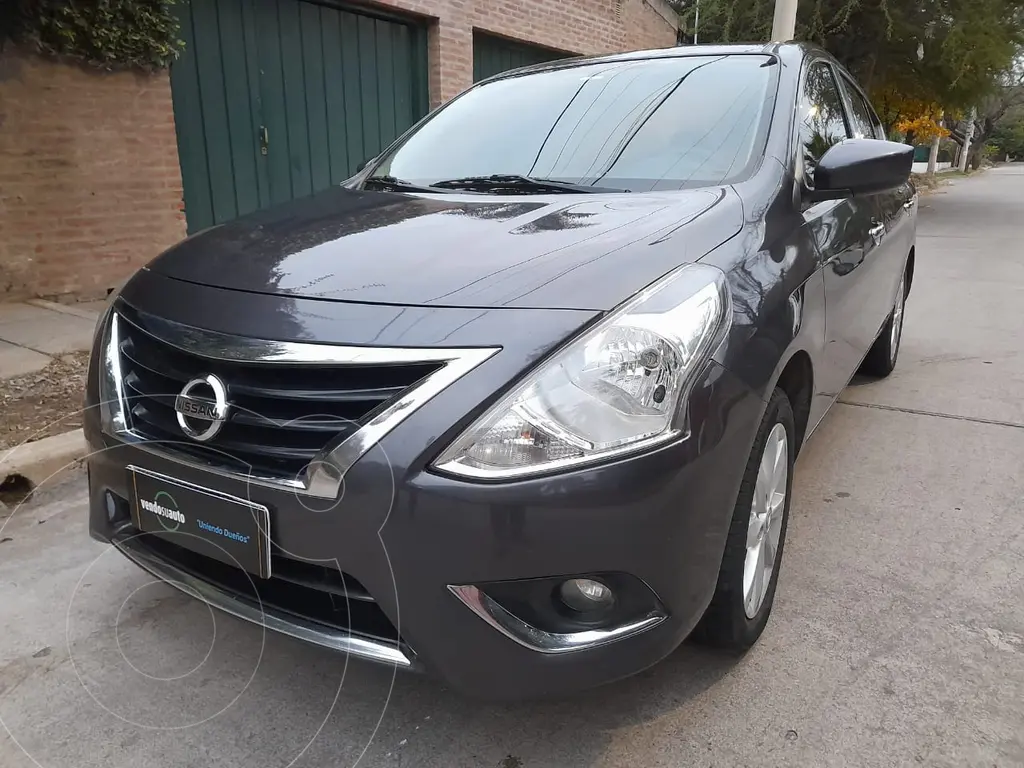 Nissan Versa Advance usado (2016) color Gris precio u$s10.600