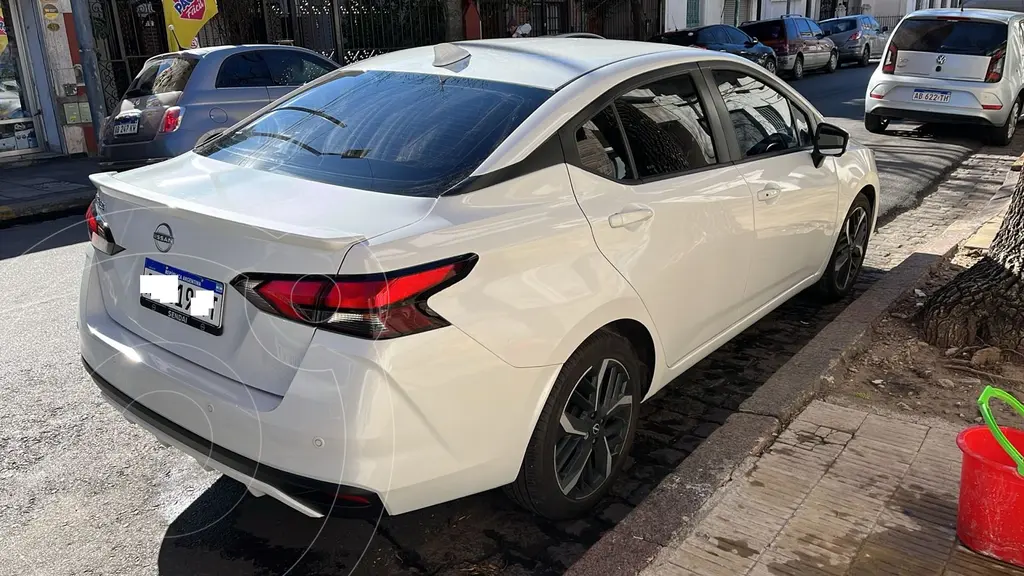 Nissan Versa Exclusive Aut usado (2025) color Blanco Perla precio $33. ...