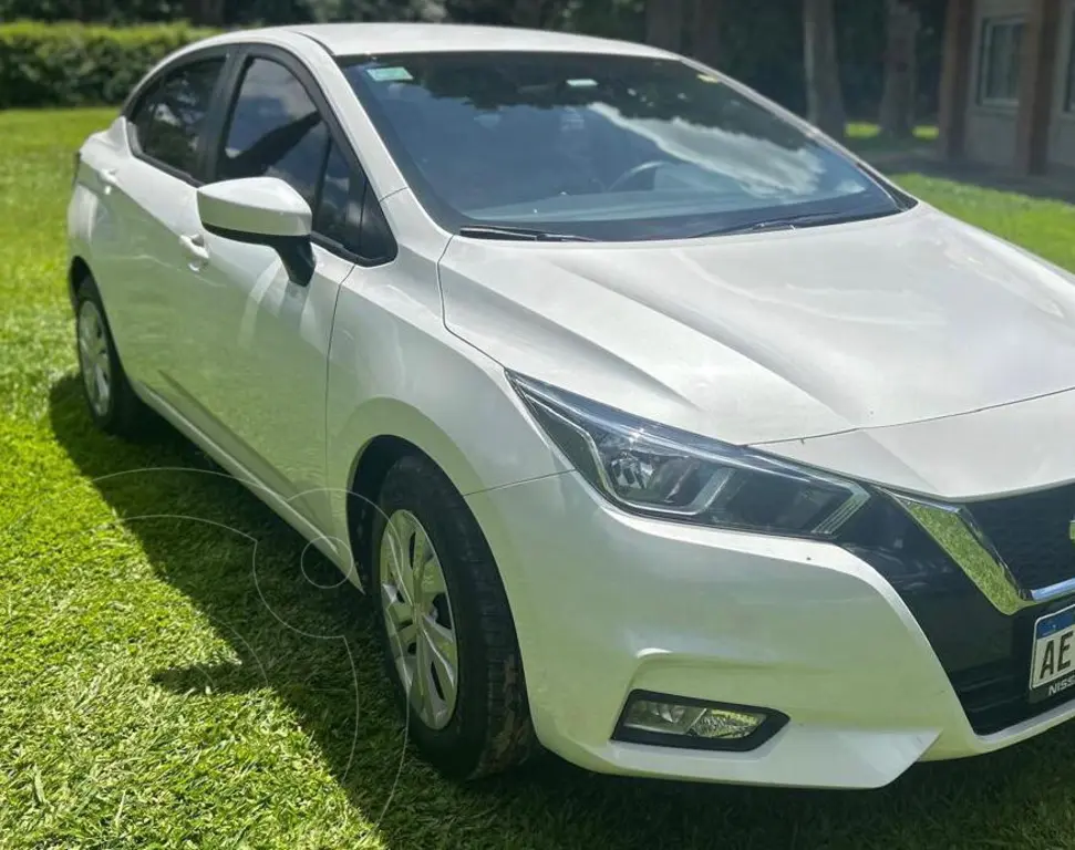 Nissan Versa Sense usado (2021) color Blanco precio $19.850.000