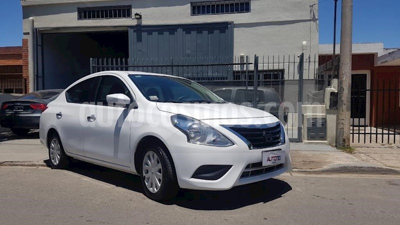 Precios Nissan Versa 2015 usados