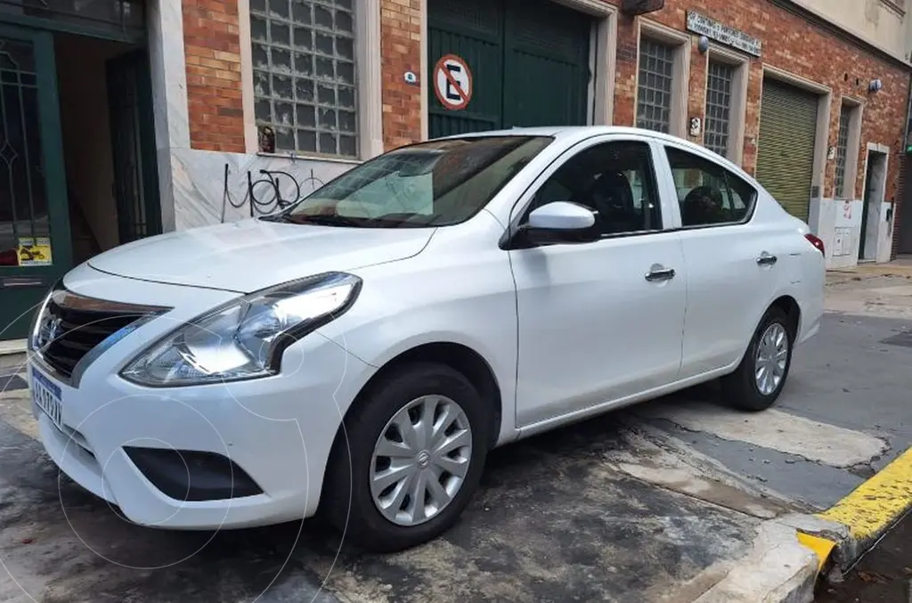 Nissan Versa Sense usado (2017) color Blanco precio $12.800.000