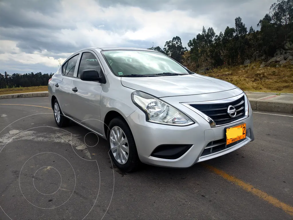 Nissan Versa Drive usado (2020) color Plata precio $52.000.000