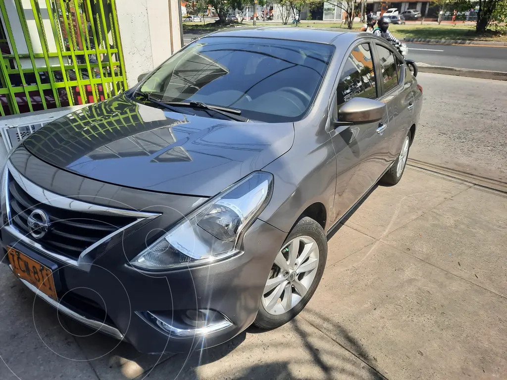 Nissan Versa Advance usado (2015) color Bronce precio $35.000.000