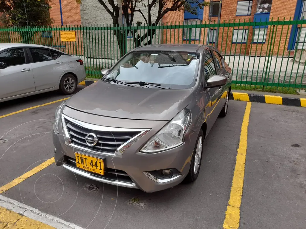 Nissan Versa Advance usado (2016) color Gris precio $32.000.000