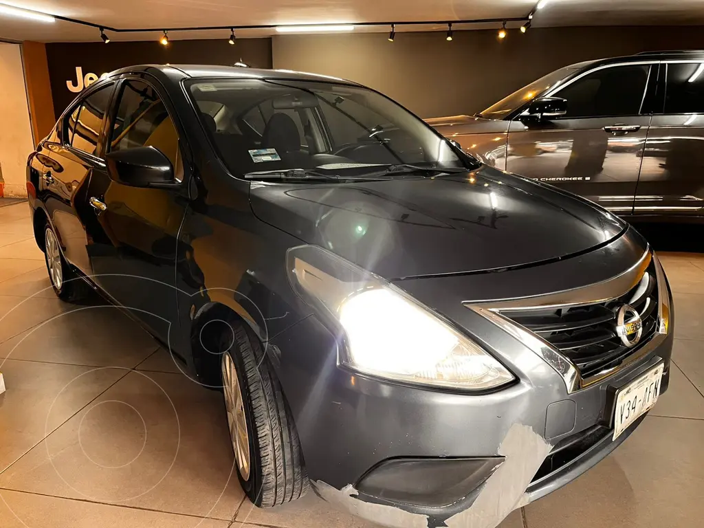 Nissan Versa Sense usado (2016) color Azul precio $145,000