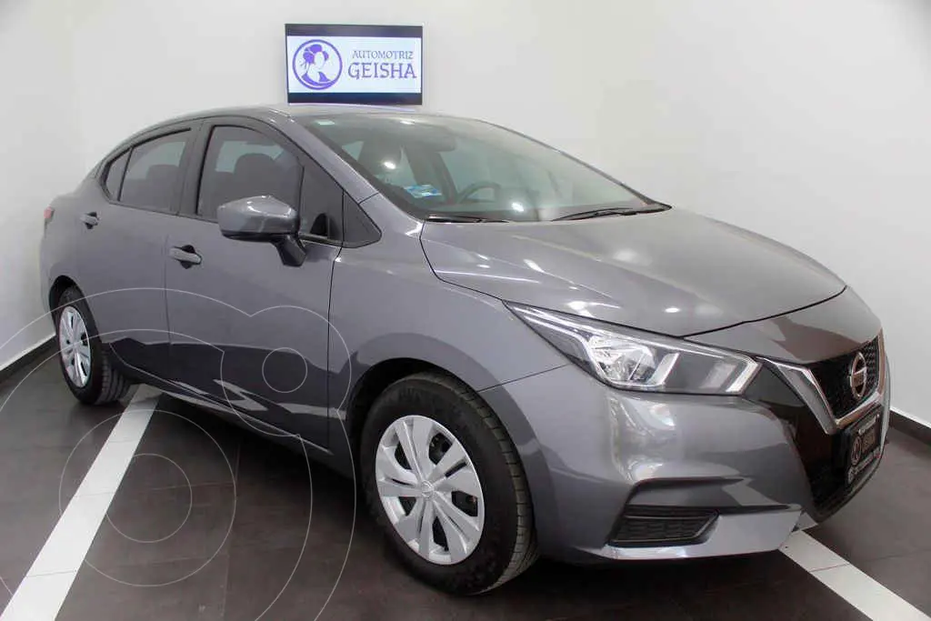 Nissan Versa Sense usado (2020) color Gris precio $269,000