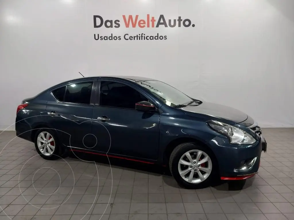 Nissan Versa Advance usado (2016) color Azul Marino precio $194,000