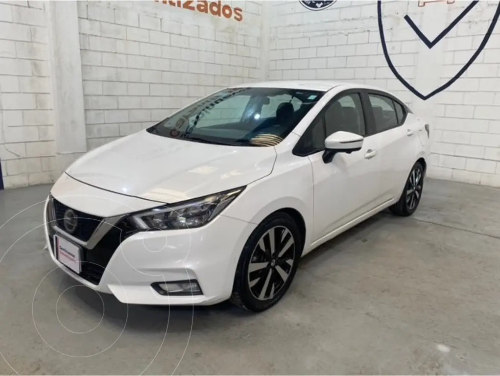 Nissan Versa Platinum Aut usado (2022) color Blanco precio $271,000