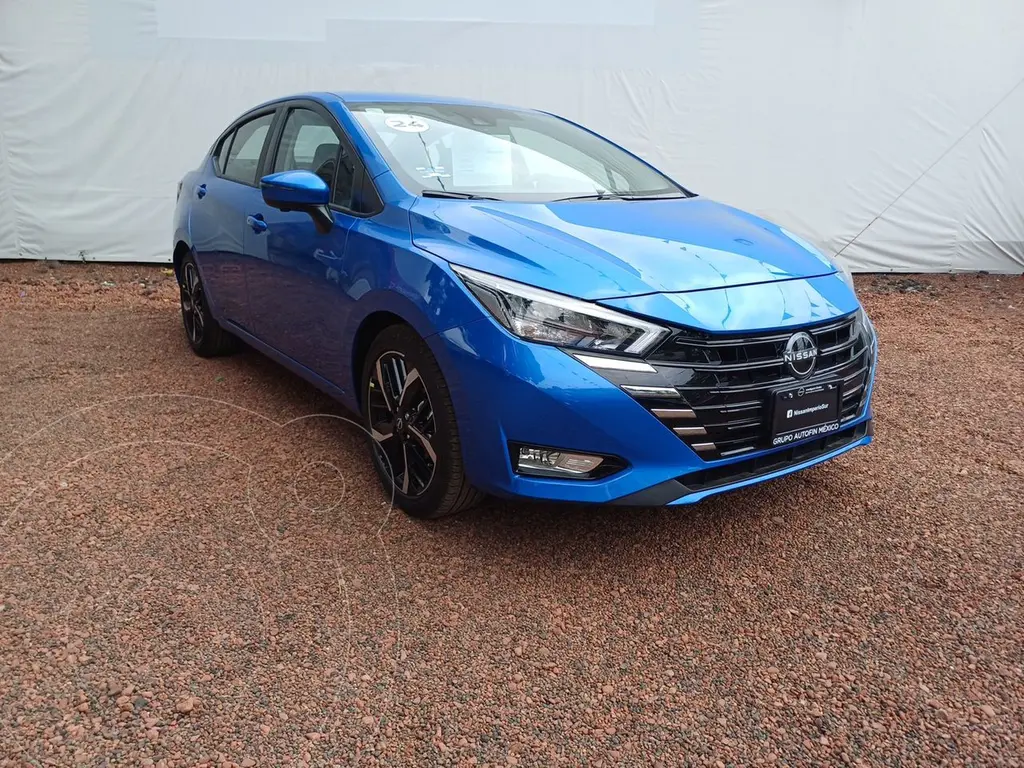 Nissan Versa Exclusive Aut usado (2024) color Azul precio $400,000
