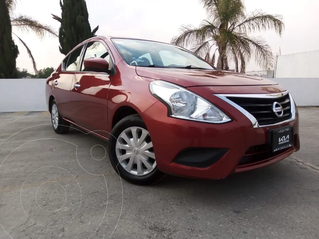 Nissan Versa Sense usado (2017) color Rojo precio $209,800