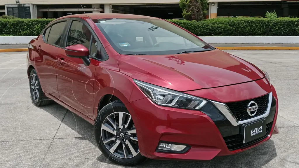 Nissan Versa Advance Aut usado (2021) color Rojo precio $279,800
