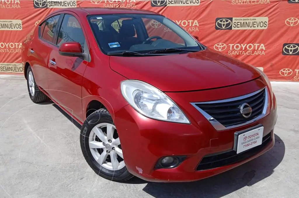 Nissan Versa Advance usado (2013) color Rojo precio $162,000