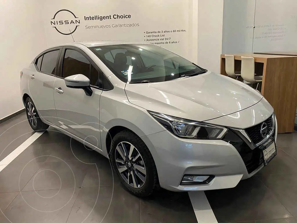 Nissan Versa Advance usado (2020) color Plata precio $280,000
