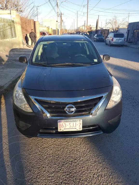 Nissan Versa Advance usado (2015) color Azul precio $98,000