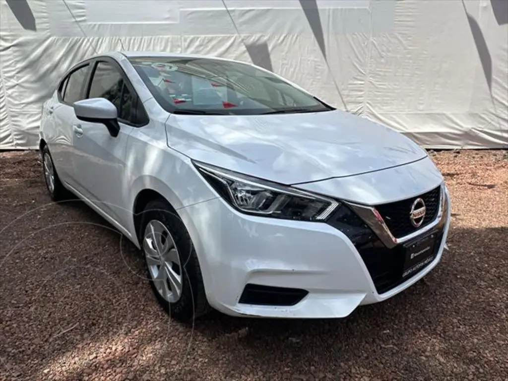 Nissan Versa Sense usado (2021) color Negro precio $260,000