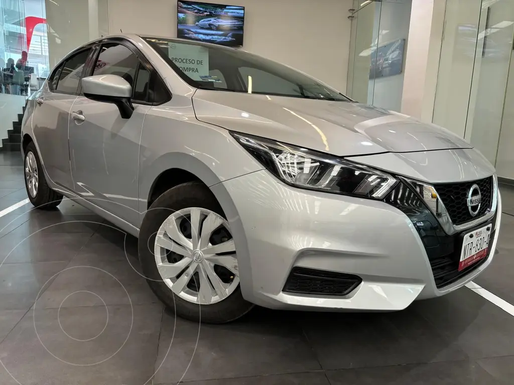 Nissan Versa Sense usado (2021) color Gris precio $255,000
