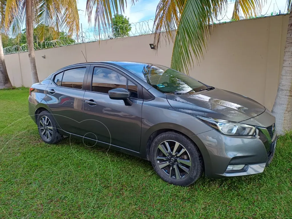Nissan Versa Advance Aut usado (2021) color Gris precio $289,000