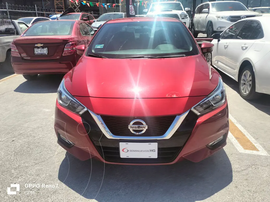 Nissan Versa Advance usado (2020) color Rojo Cobrizo precio $268,000
