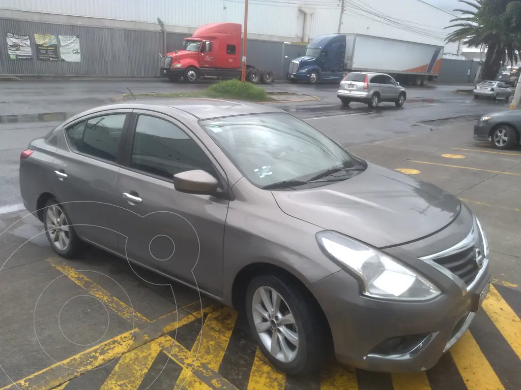 Nissan Versa Advance usado (2017) color Marron precio $150,000