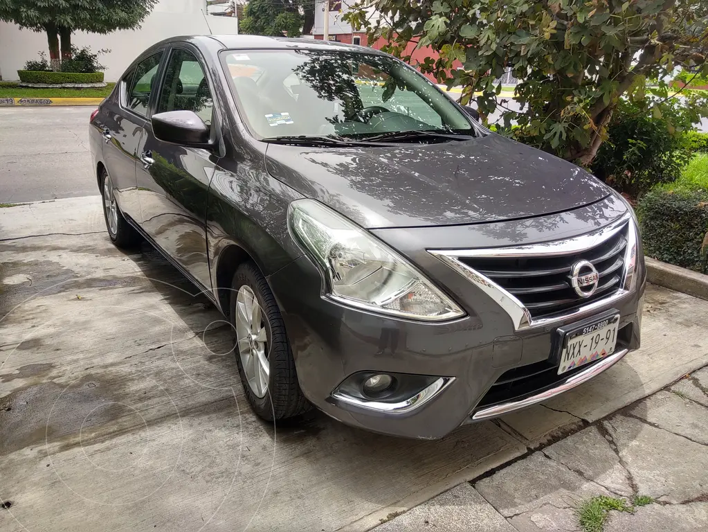 Nissan Versa Advance Aut usado (2016) color Gris Oscuro precio $188,000